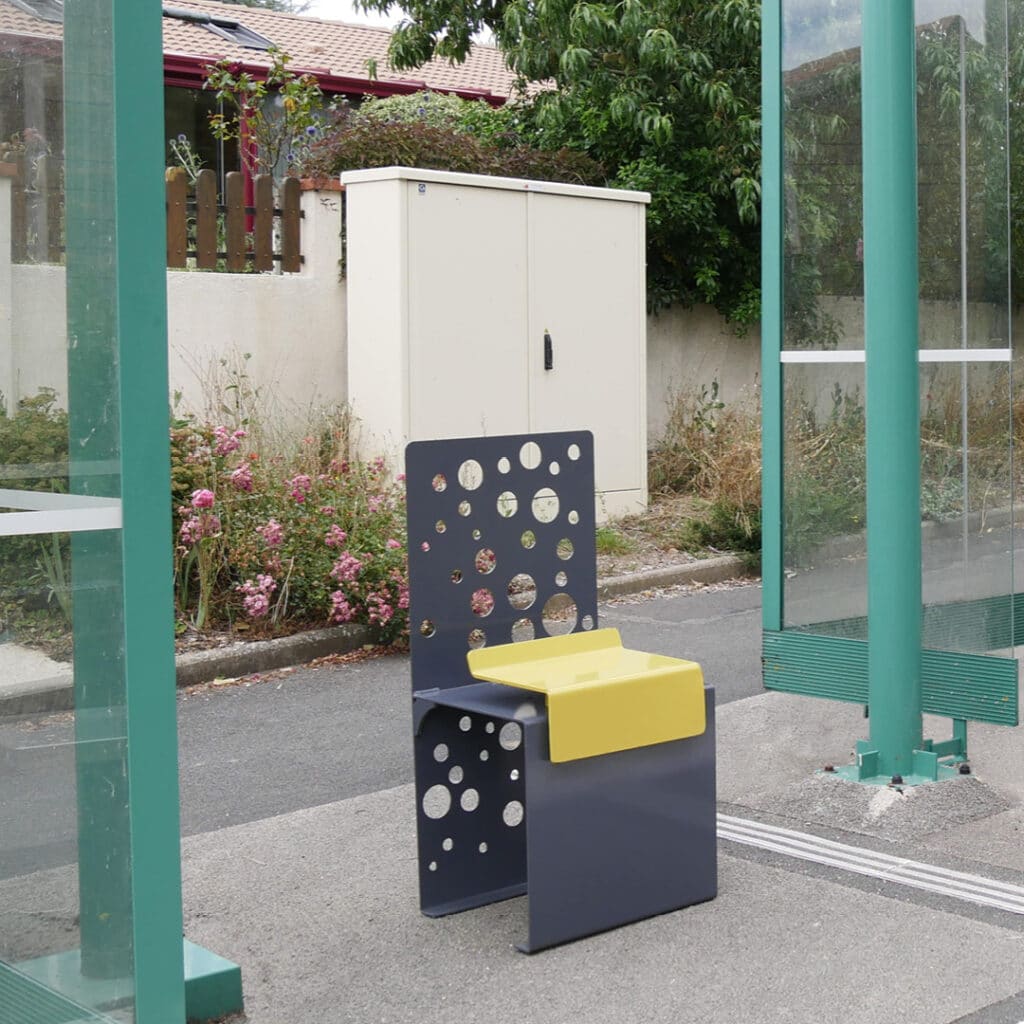 Chaise urbaine et assis-debout design extérieur – Atech